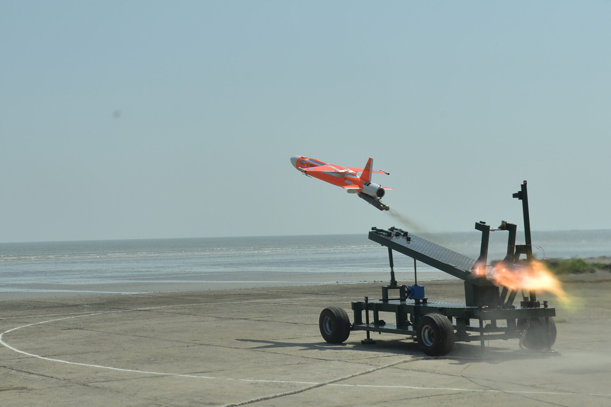 High-Speed Expendable Aerial Target ABHYAS successfully flight-tested ...